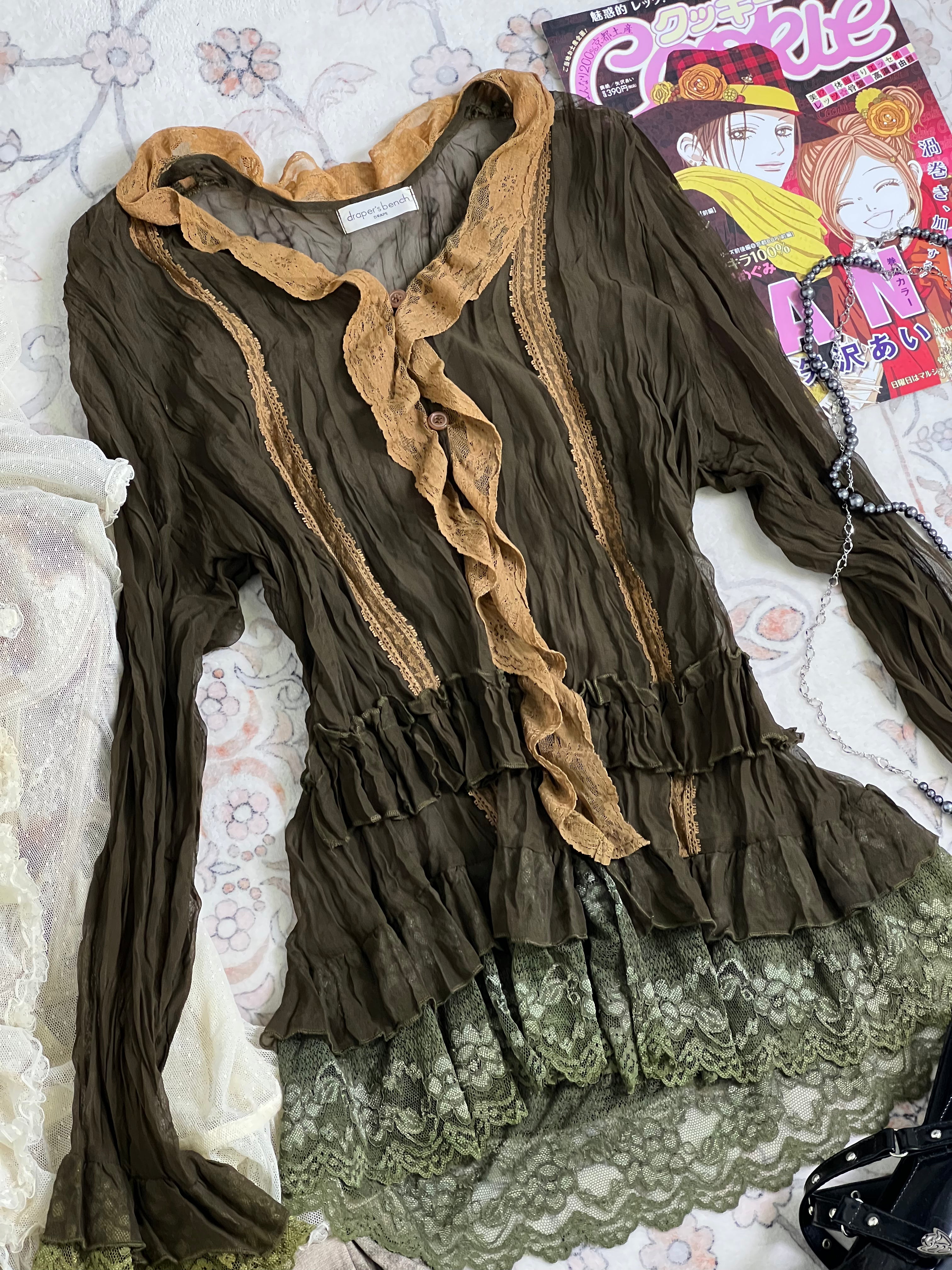 [MAYD103] Marigold Lace Ruffle Blouse – MAHŌCARD
